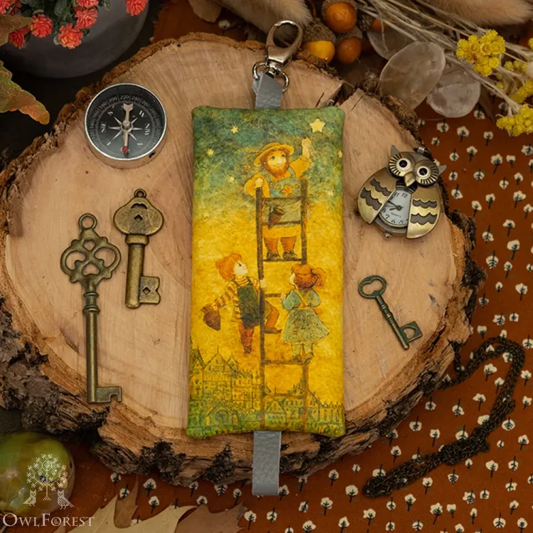 “Let the Stars Shine Brighter” Key Case – Owlforest Embroidery